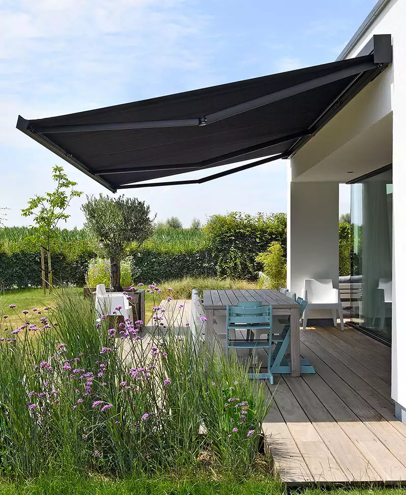 Quel store choisir pour votre terrasse ? - Visite Déco